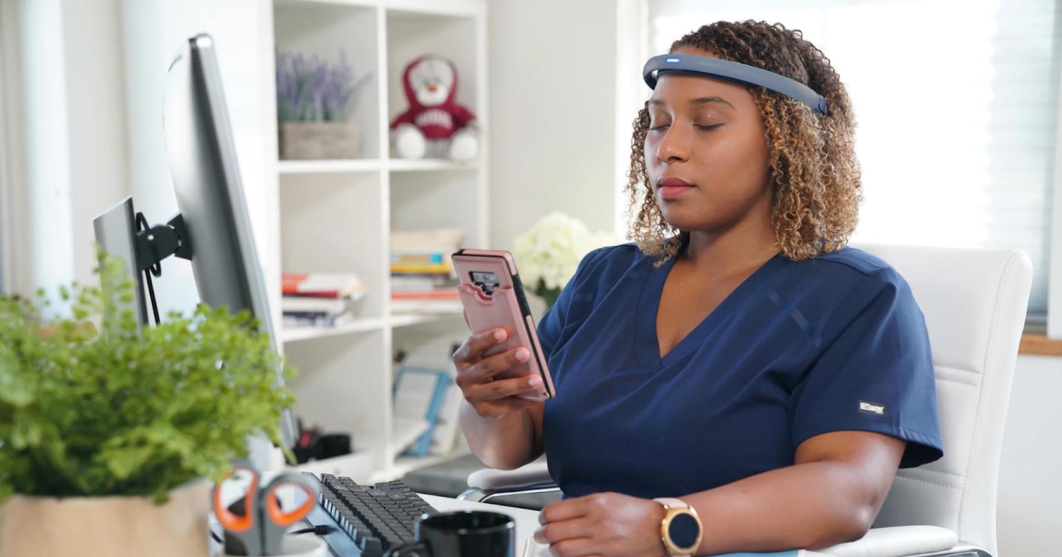 脳波デバイス FocusCalm™ | 脳波デバイス・ニューロフィードバックのGoodBrain